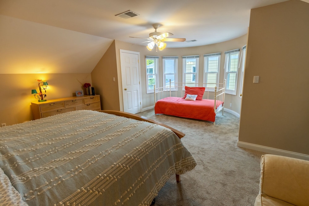 Charismatic Beachwalk Resort Cottage - Michigan City, IN
