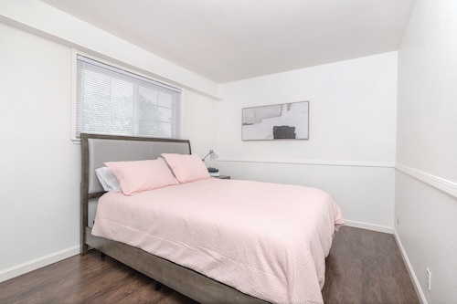 Cute And Sunny Vacation Rental Home In Sacramento. - Sacramento