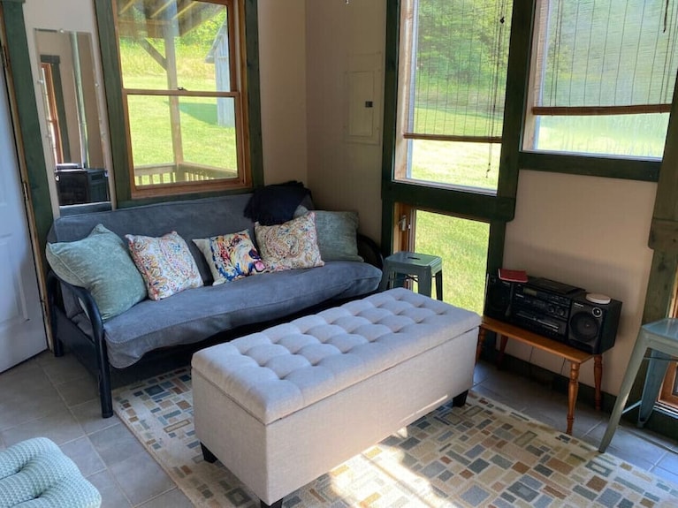 540-acre Farm With Trails, Creeks, Animals & Nearby Attractions - Kentucky