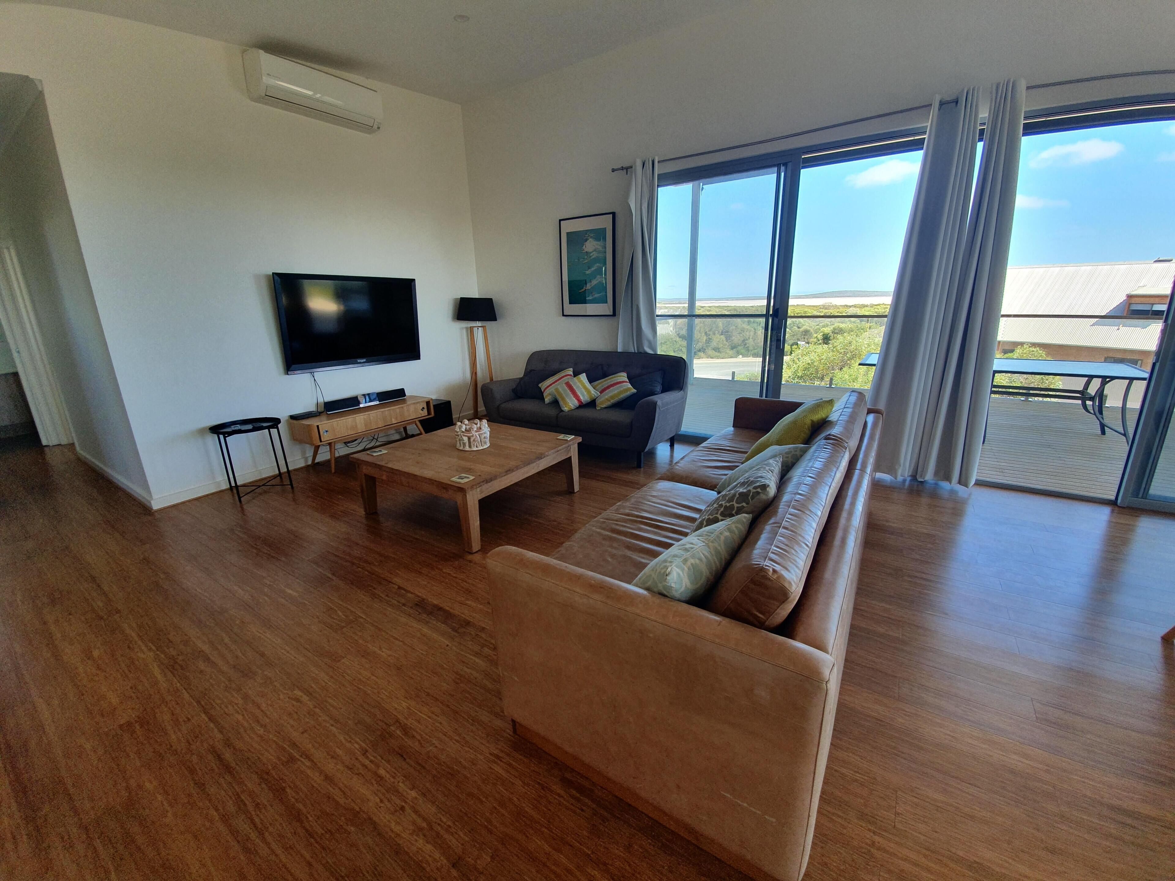 Bombora - Modern House With Sea Views Right Next To Penguin Point Reserve - Dhilba Guuranda-Innes National Park