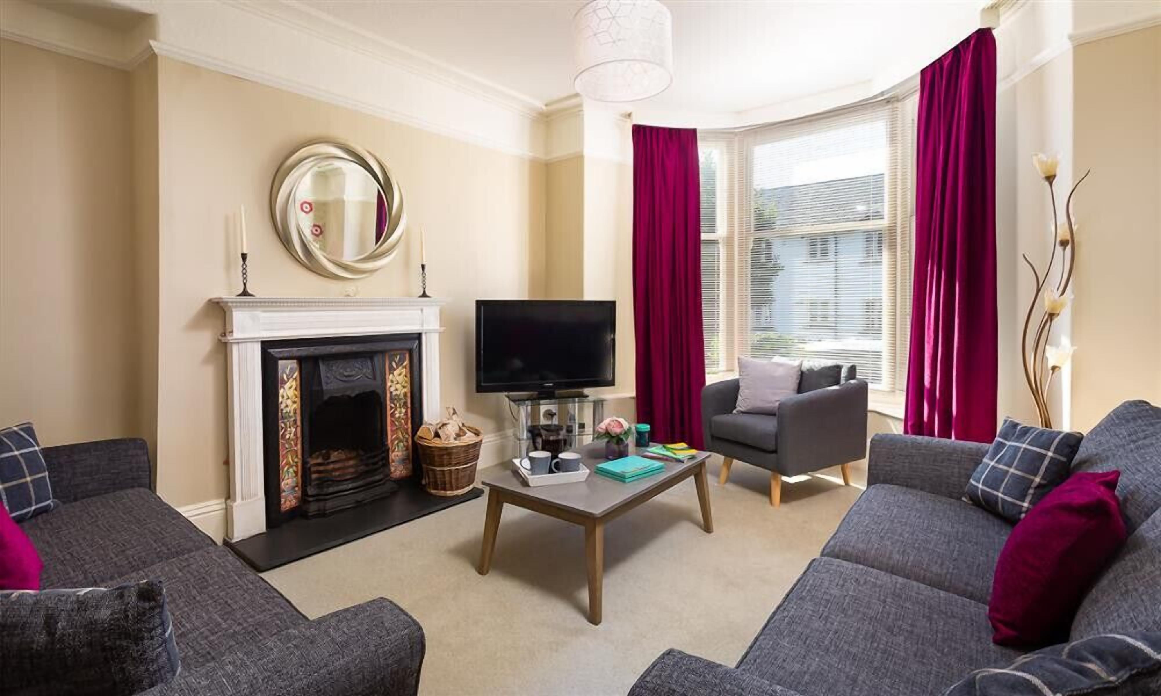 Highbank, Pet Friendly, With Open Fire In Bowness-on-windermere - Bowness-on-Windermere
