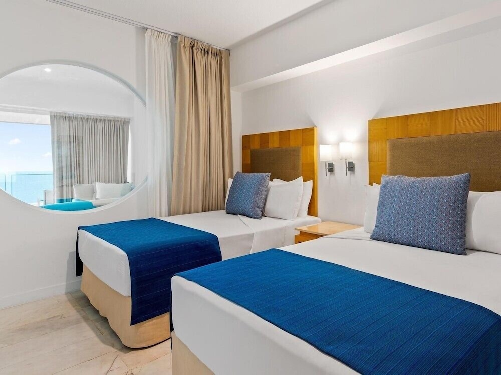 Stylish 1 Br Condo 5-minute Walk To Witches Beach - Mazatlán