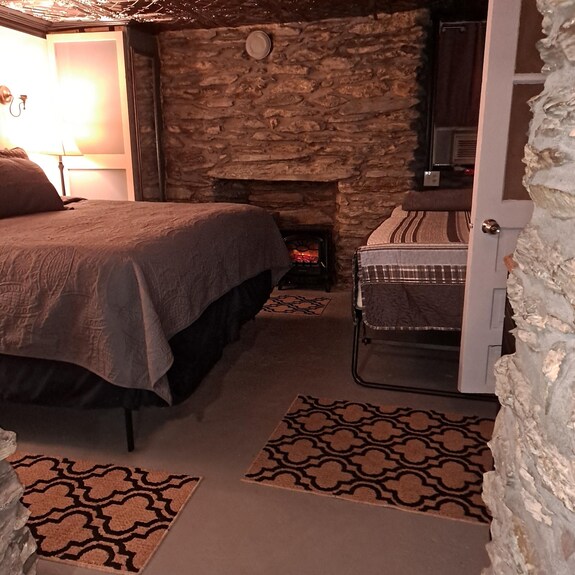 Doppelbett Oder Zwei Einzelbetten-standard-gemeinsames Badezimmer-river View ... - West Virginia