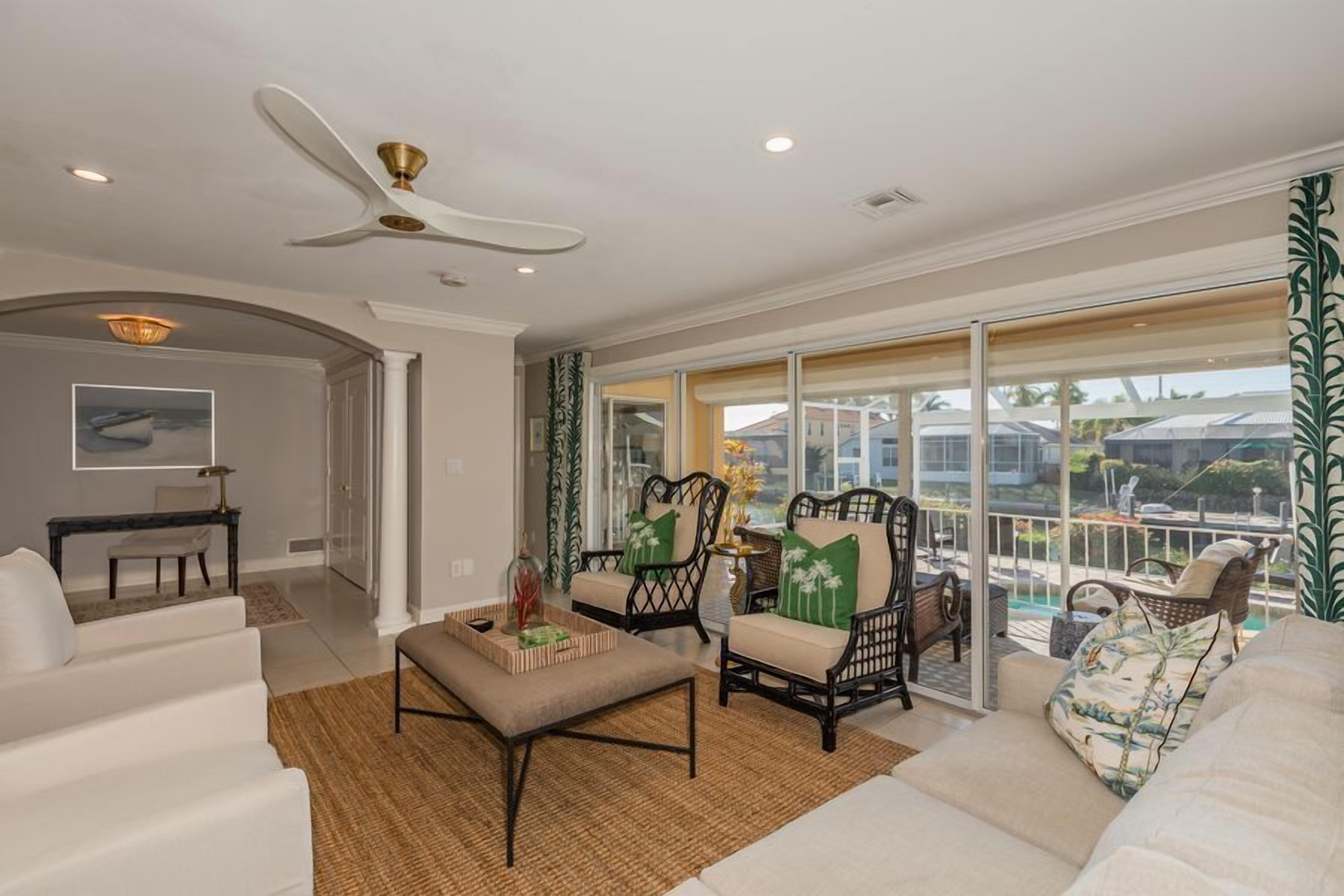 Come Enjoy Paradise In This 3/2 Home On Marco - Marco Island, FL