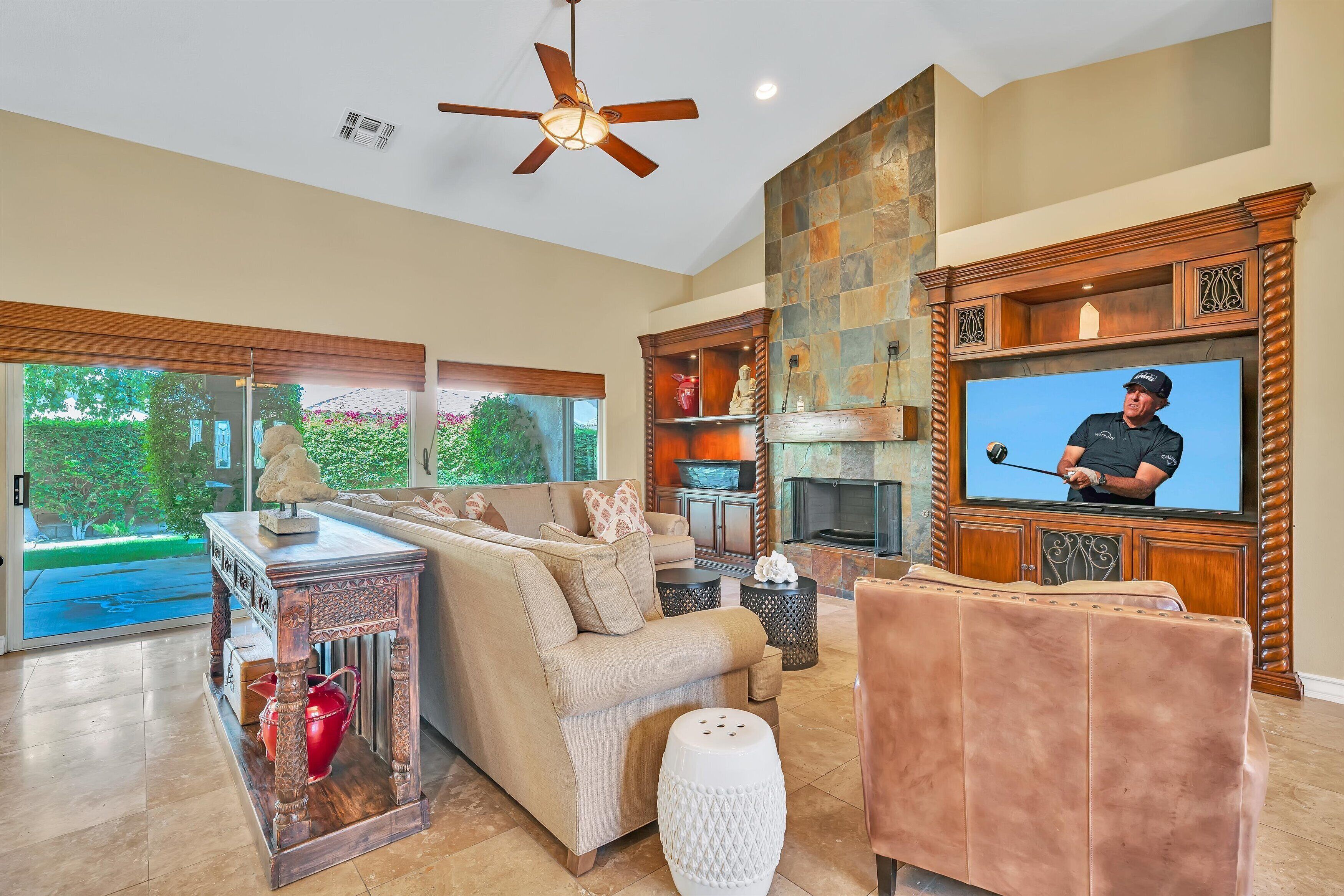 Spacious 3 Bedroom Stunner In Indian Springs Country Club Id105 - Indio, CA