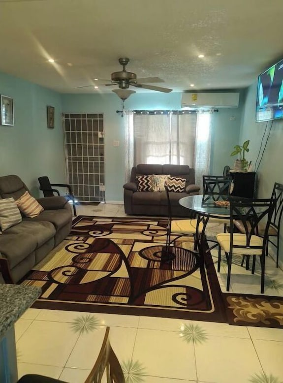 Cosy Relaxing - Kingston, Jamaica