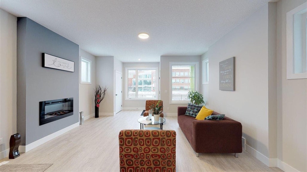 Huge 1700+ Sqft Luxury Home Dt Parking + Fast Wifi - Alberta