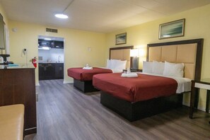 Quarto Exclusivo, 2 camas queen-size, não fumadores, kitchenette | Roupa de alta qualidade, camas de colchão pillowtop 