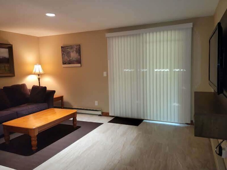 3 Bedroom, 3 Bath Townhouse In The Galena Territory - Illinois