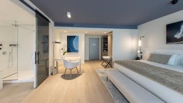 Suite, 1 cama king-size, acesso à piscina | Minibar, cofre no quarto