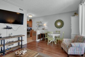 Condo (Twin Palms 1103 (1/2)) | Sala de estar | TV