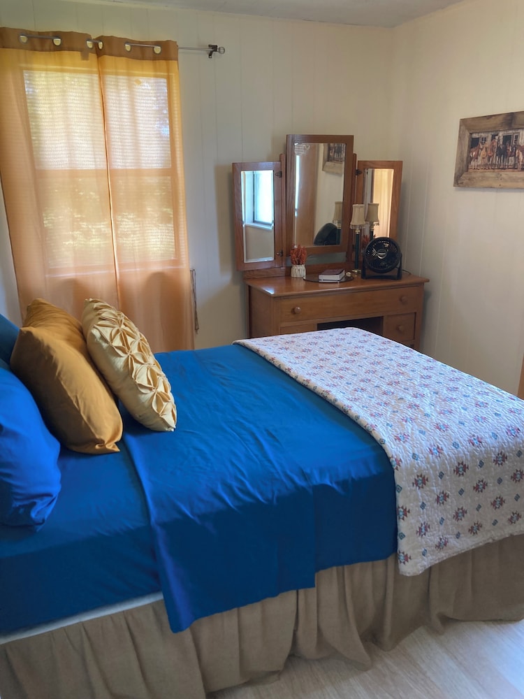 Family Friendly Farmhouse - Arkansas