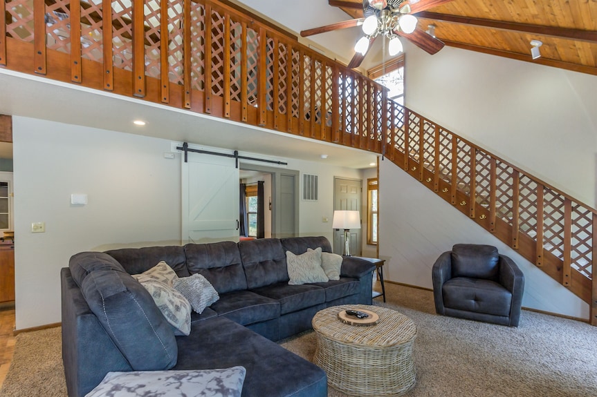 Pnrd11 - Updated Home, Ac, 10 Sharc Passes For 2025, Private Hot Tub - Oregon