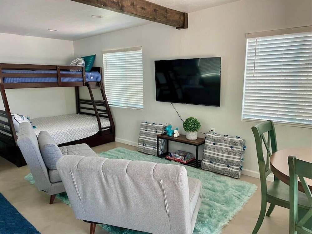 Mt. Lemmon Velo -Heated Pool Hot Tub & Bunk House - Arizona