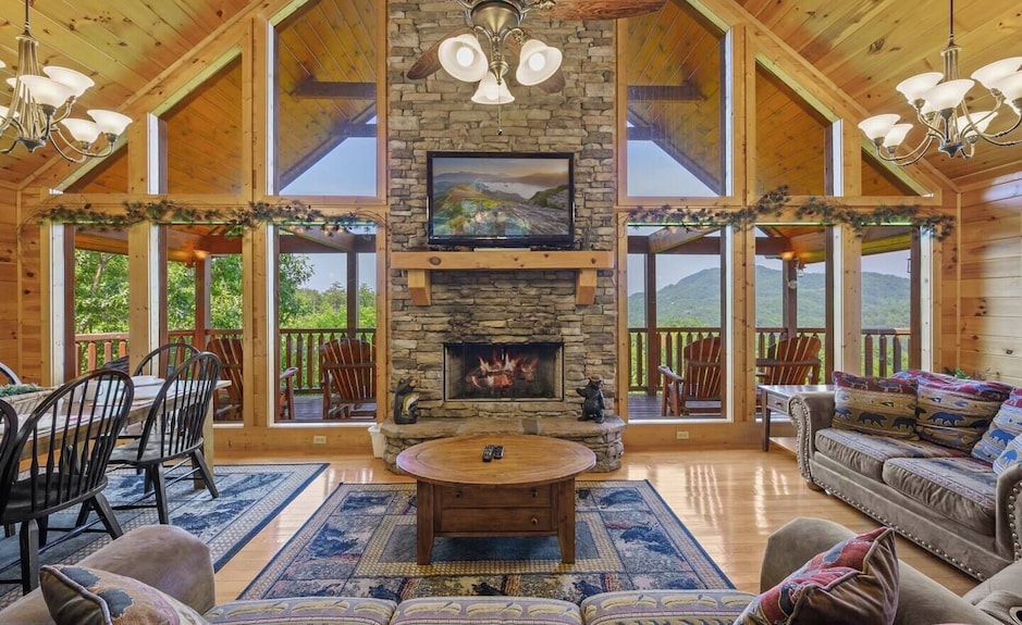 View~pool~5 King Suites~game Room~theater~hot Tub - Tennessee