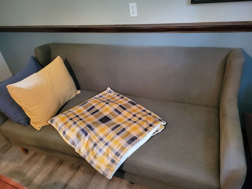 The Alpine Haus Retreat, Your Pocono Paradise Complete! - Bushkill, PA