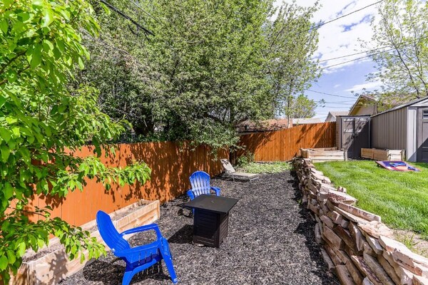 Mid-mod Escape- 2500 Sqft, Sleeps 11 + Game Room - Denver, CO
