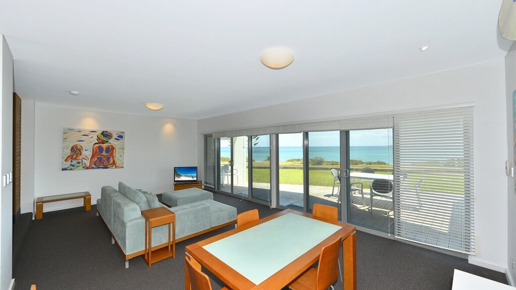 Seaside Villa 10.1 - 1 Bedroom Apartment - Mandurah