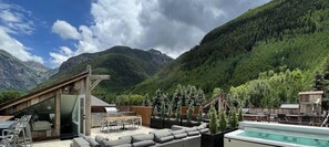 Área para churrascos e piqueniques