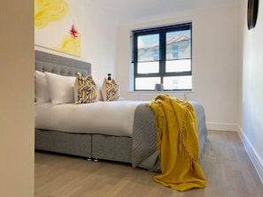 Apartamento luxo | 2 quartos, ferros/tábuas de passar roupa, Wi-Fi de cortesia