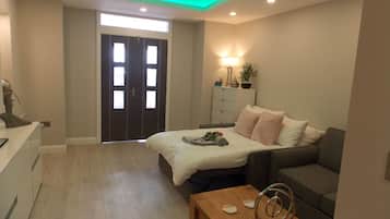 Apartamento, banheiro privativo | Lounge