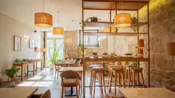 Café da manhã continental grátis todos os dias