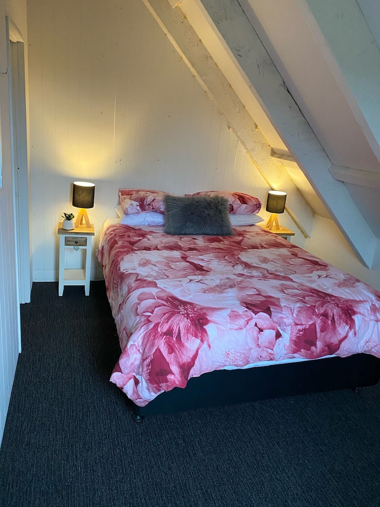 Holiday Home Attached Apartment - Russell