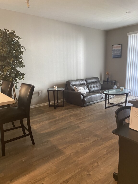 Lovely One Bedroom Condo With Washer/dryer - Los Angeles