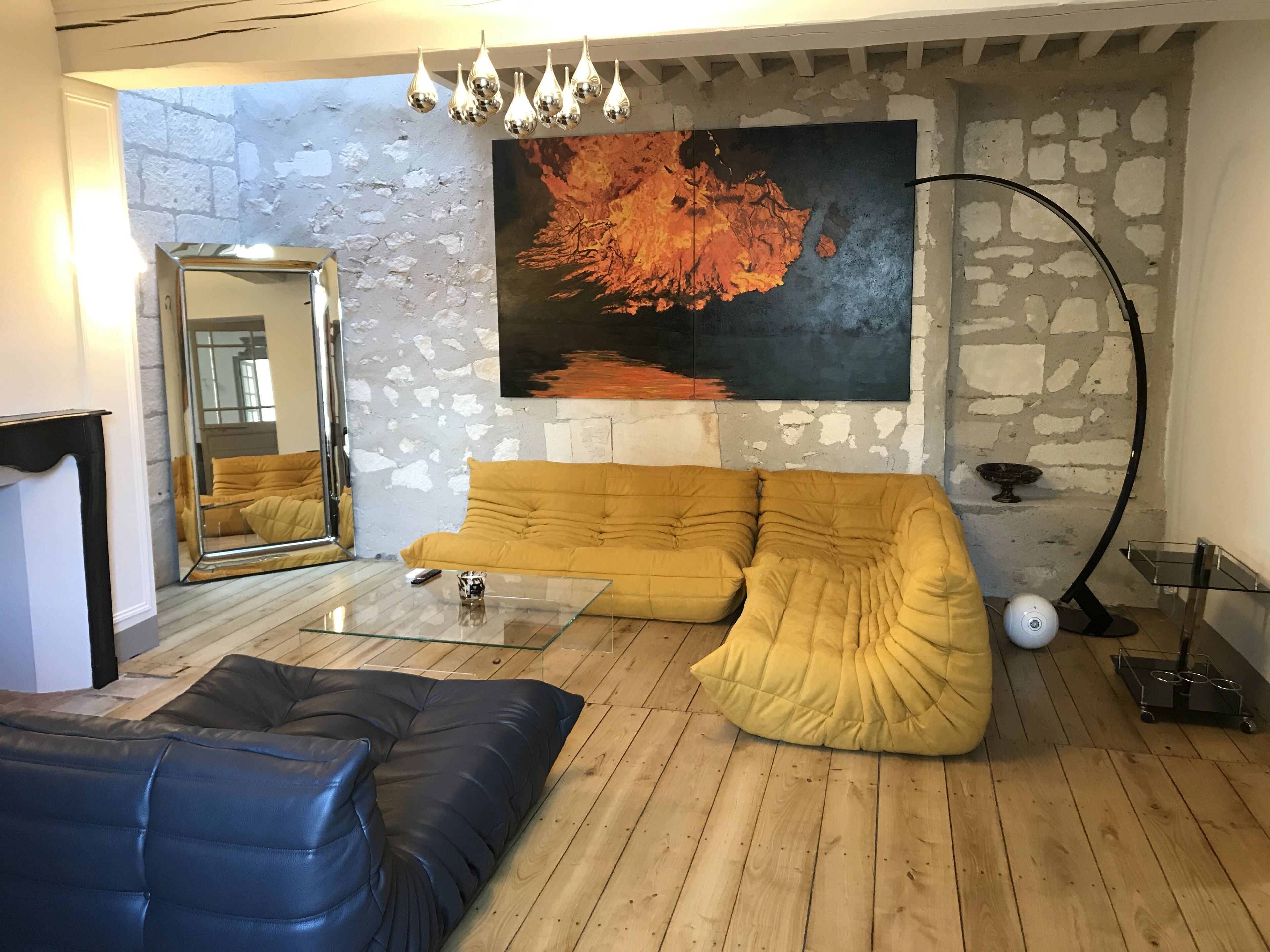 City Center Luxury Mansion In Saint Rémy De Provence\n3 Ensuite B.rooms + Parking - Les Baux-de-Provence