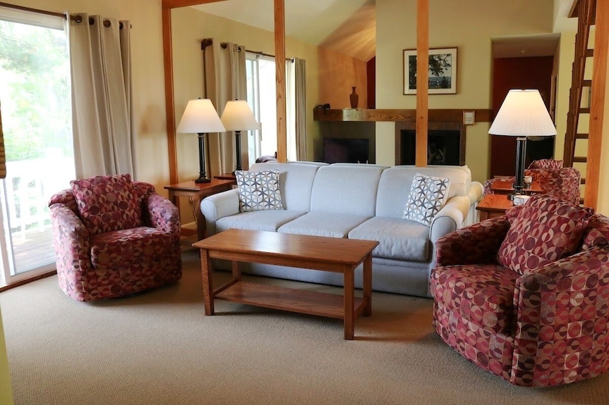 This Is A Timeshare Condominium Complex Located On The Northern End Of Chautauqua Institution At 20 Elm Lane - Chautauqua Lake, NY