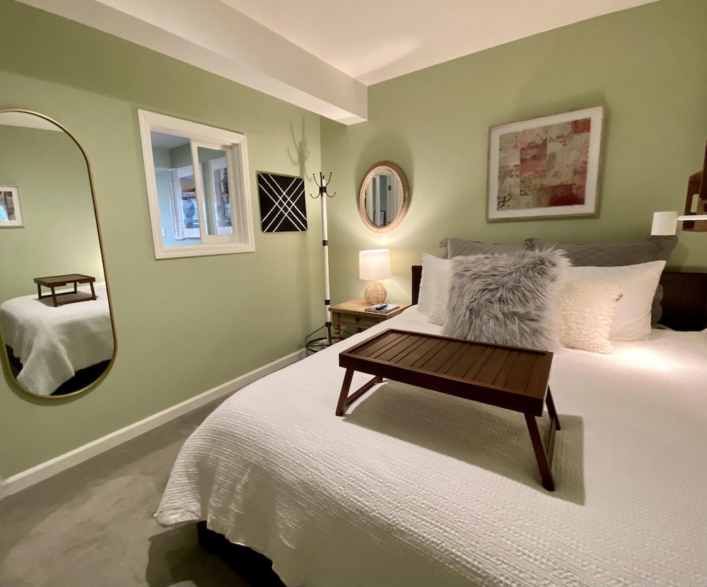 Stylish Seaside Guest House, Walking To Beach - Burlingame, CA