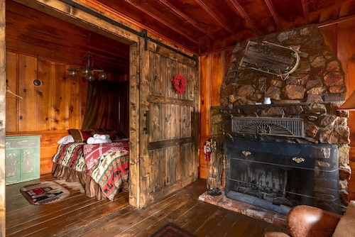 Rustic Relaxation - Big Bear Lake, CA