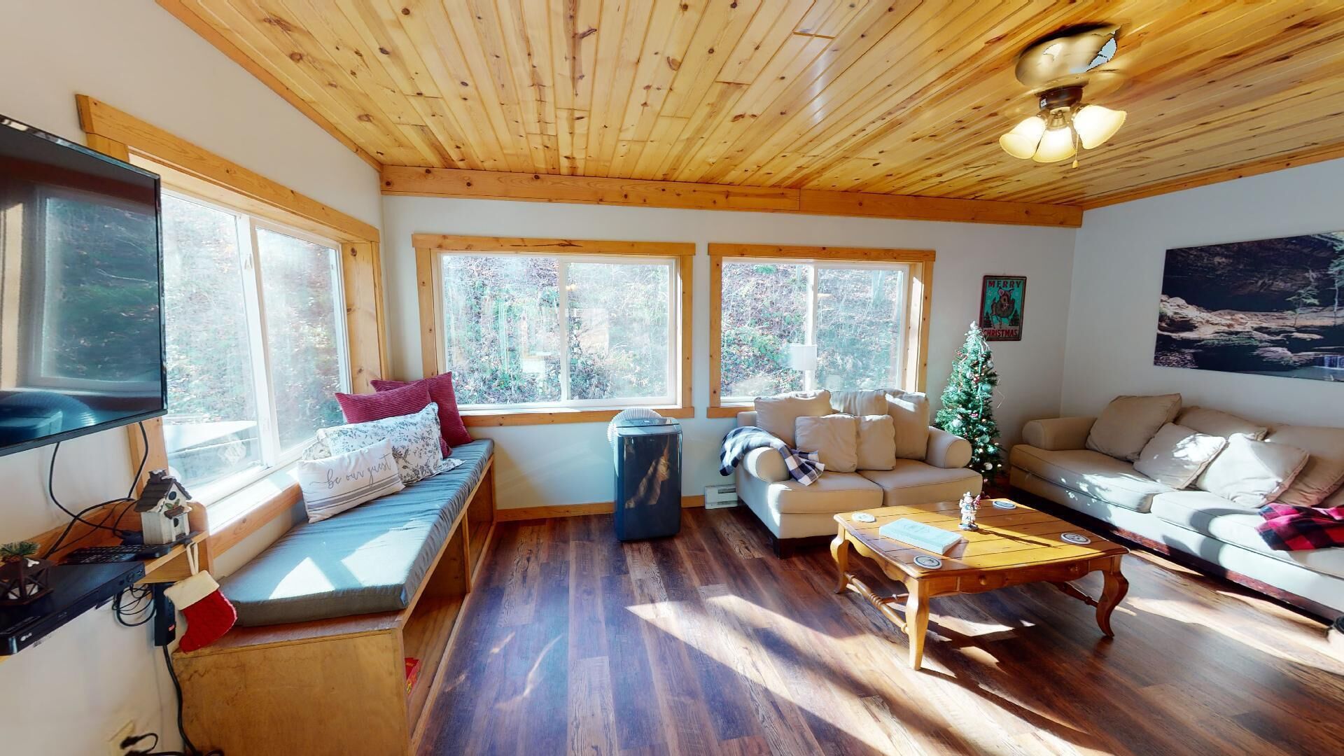 Secluded Cabin Getaway In Hocking Hills With Hot Tub Old Man's Cave Ash Cave - Logan, OH