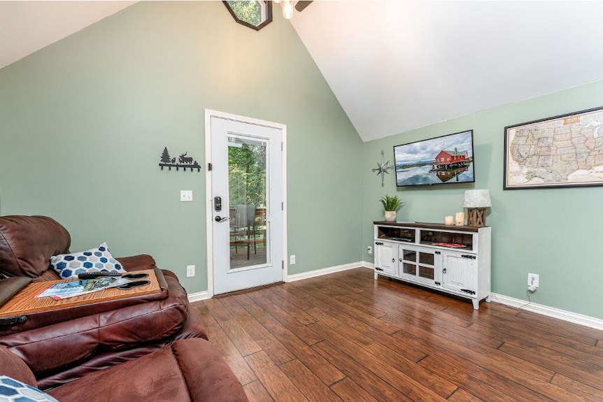 Lofted Suite With King Bed 30 Min To Nashville! - Old Hickory Lake, TN