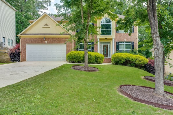 Luxurious Mini Mansion Reviews, Deals & Photos 2025 - Expedia