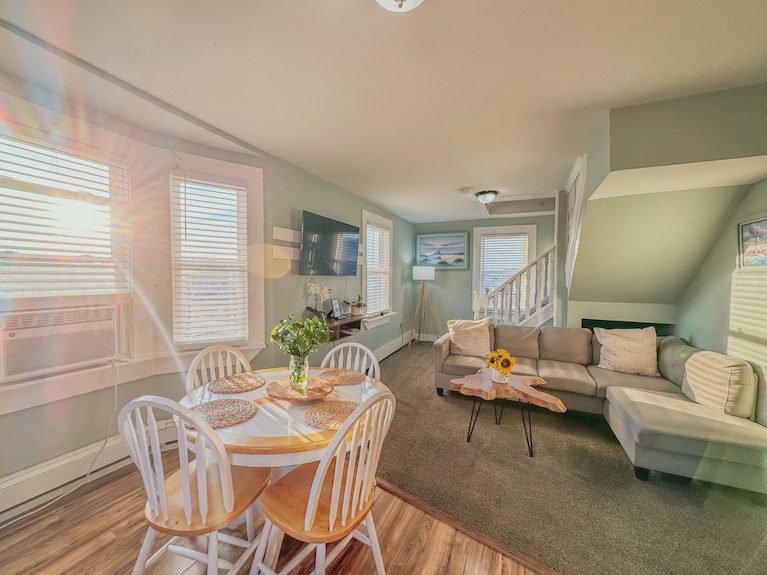 Wildwood Private 3br 2ba Apt 5 Min Walk To Beach & Boardwalk Location! - New Jersey