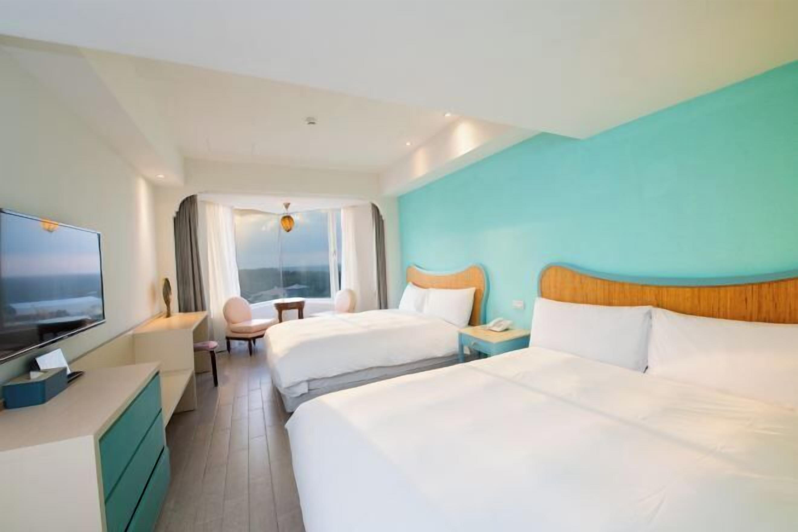 Roupas de cama premium, edredons de pluma, frigobar, cofres nos quartos