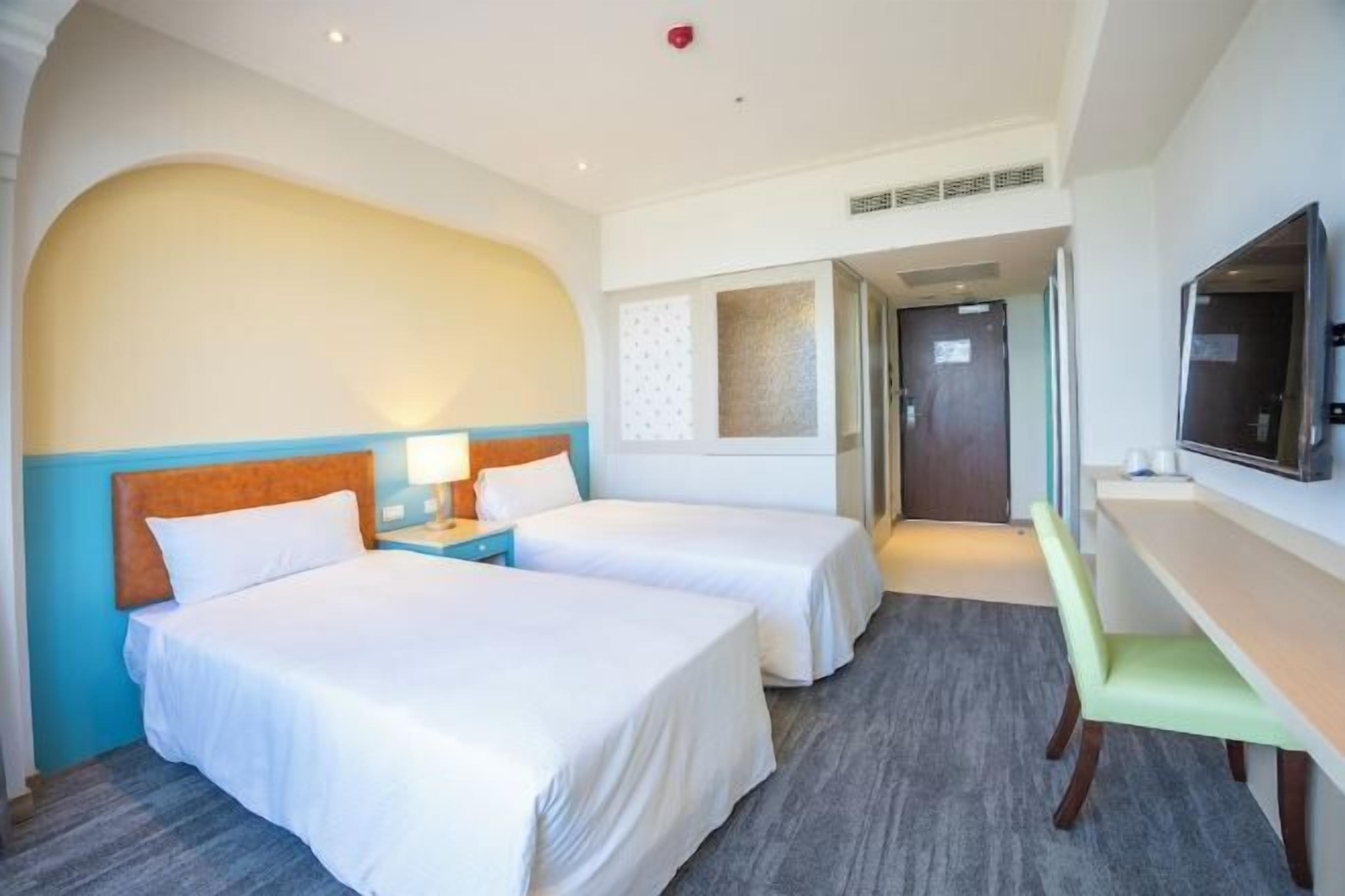 Roupas de cama premium, edredons de pluma, frigobar, cofres nos quartos