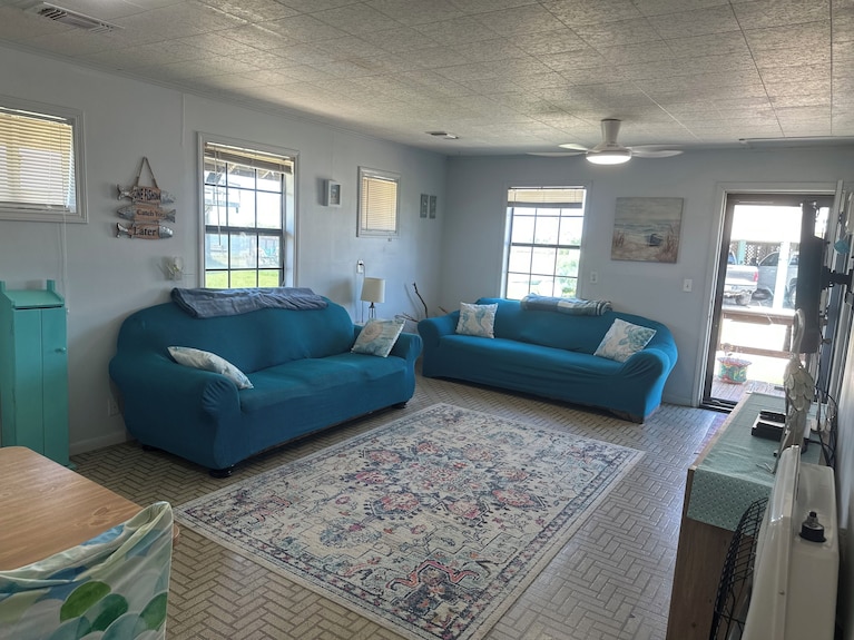 Rustic Island Fishing Cabin On Canal To San Bernard River. - Texas