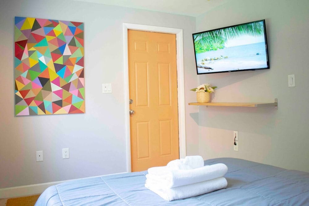 Paradise Orange #3 - Patio/parking/netflix/pets - Fort Lauderdale