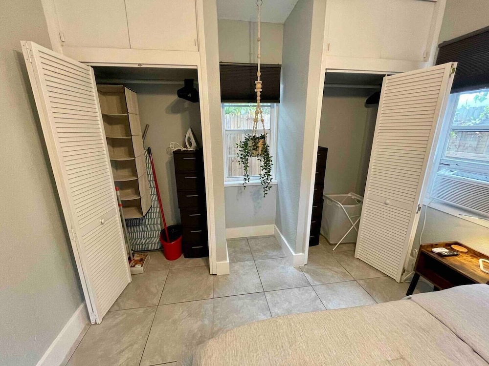 Paradise Blue - Private Cottage - Patio/parking/pets - Fort Lauderdale