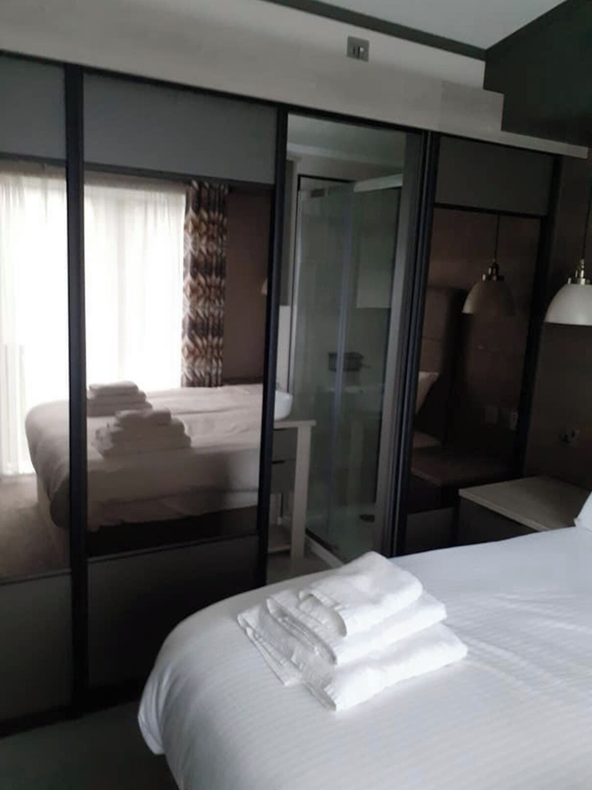 Lodge In A Stunning Setting And Near Seven Of The Best  Beaches. Dog Friendly - Cornwall