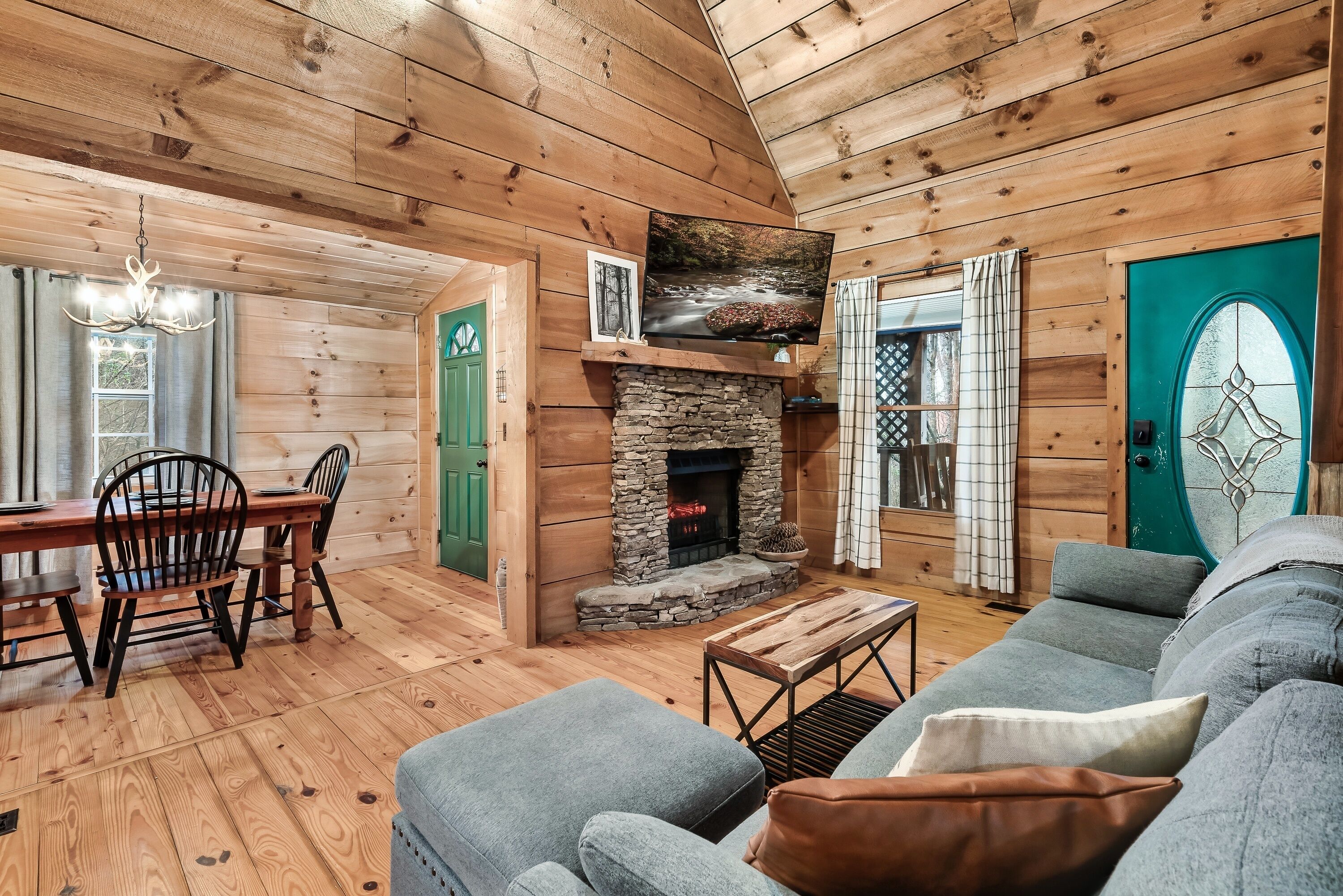 Hot Tub & Dog Friendly: 4 Miles To Cades Cove - Townsend, TN