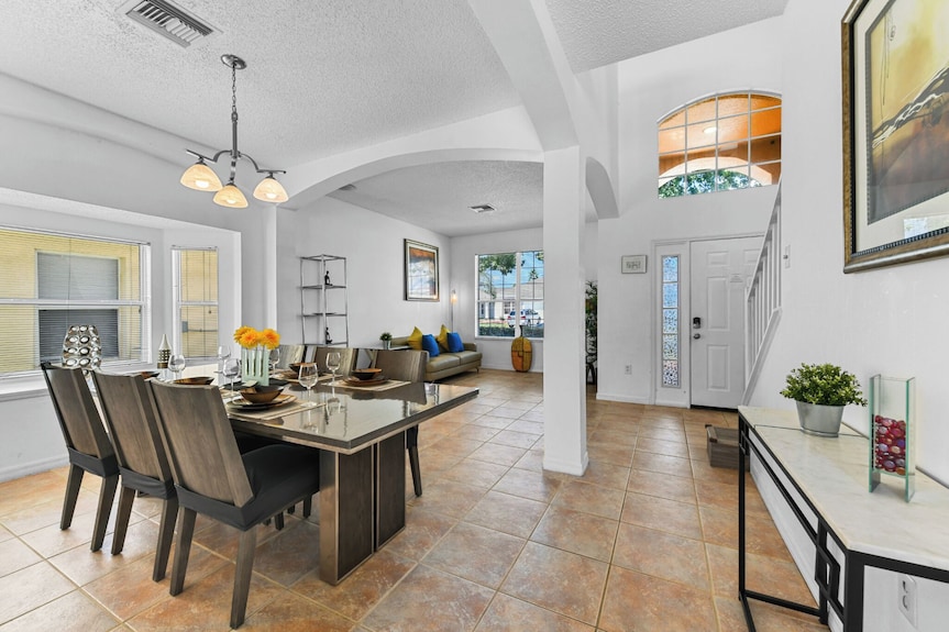 Spacious Lake Front Villa With Private Pool & Spa - Kissimmee, FL