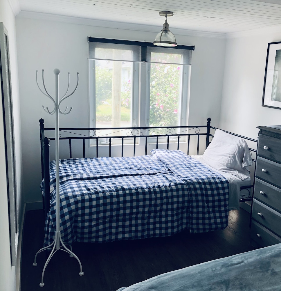 Crystal Cambridge Cottage - 5 Min Walk To The Beach & Local Eateries! - Crystal Beach