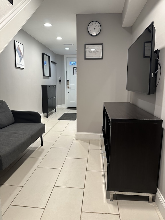 The Bangor D.c., Cozy Basement Apartment W/kitchen - Washington, D.C.