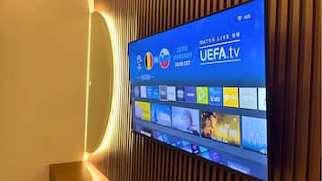 Estúdio | Secretária, ferro/tábua de engomar, Wi-fi grátis