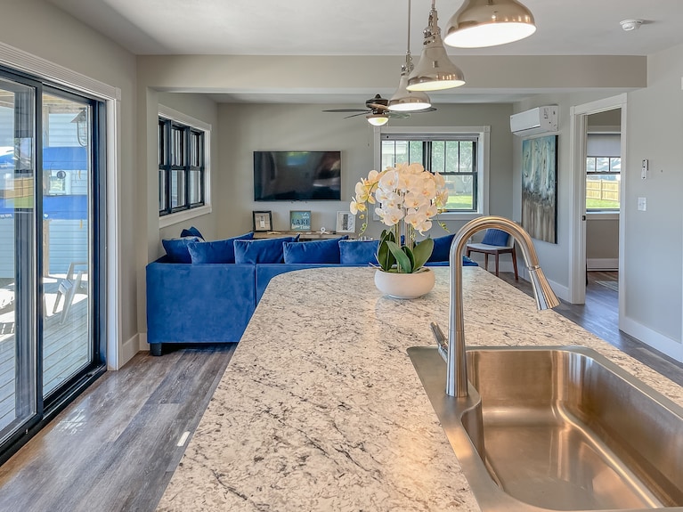 Kayak Shack: 1st Floor, Waterfront Lake House, Boat Dock - New York (staat)