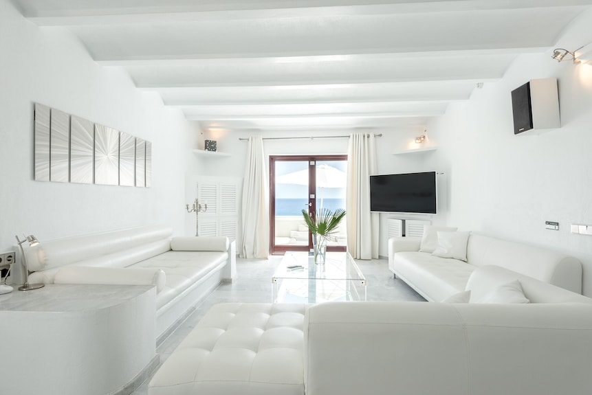 Villa Rica Beach, Cala Jondal Bay With Staff - Formentera