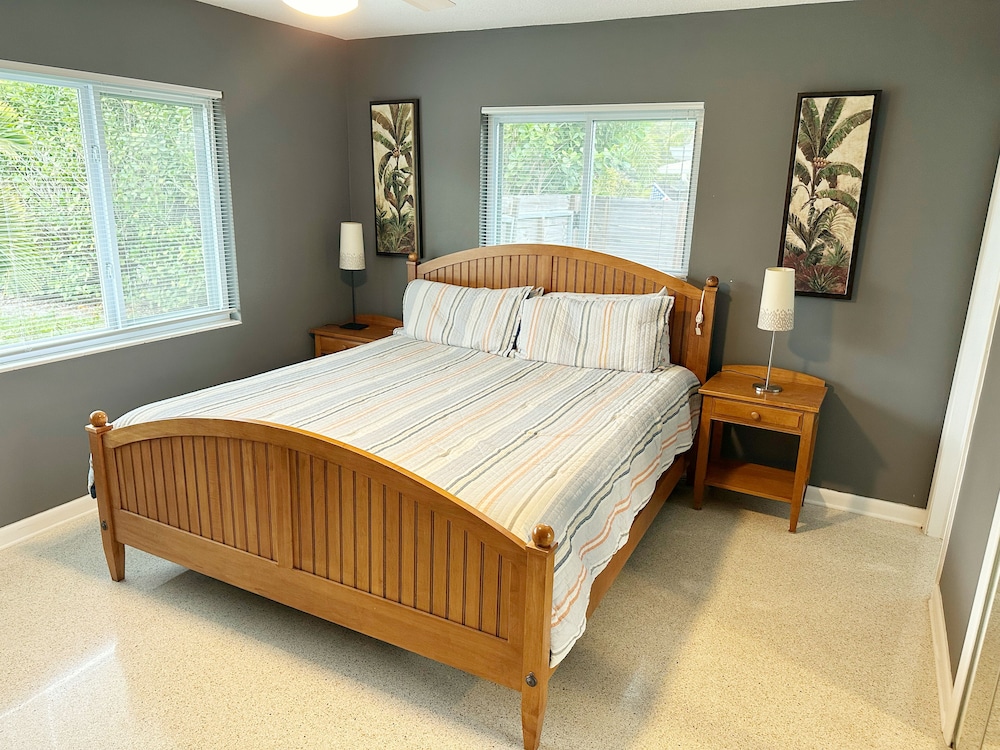 Tranquil Escape, Heated Saltwater Pool, Hot Tub & Gorgeous Patio-very Quiet Area - Largo, FL